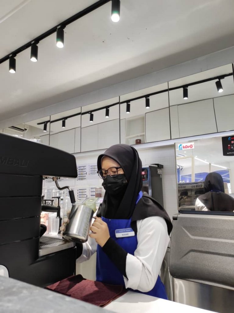 Azdwannie Azman Binti Abdullah - ZUS Coffee | Brunei #1 Tech-Driven Coffee Chain